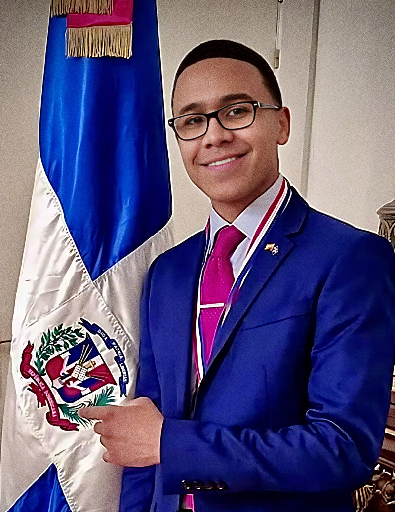 Joel Reyes: Sobresaliente trayectoria académica en España - Soy Caribe ...